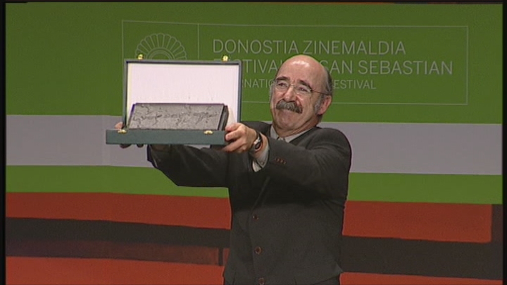 Vídeo del perfil de Álex Angulo. Trayectoria del actor en cine y TV | ORAIN