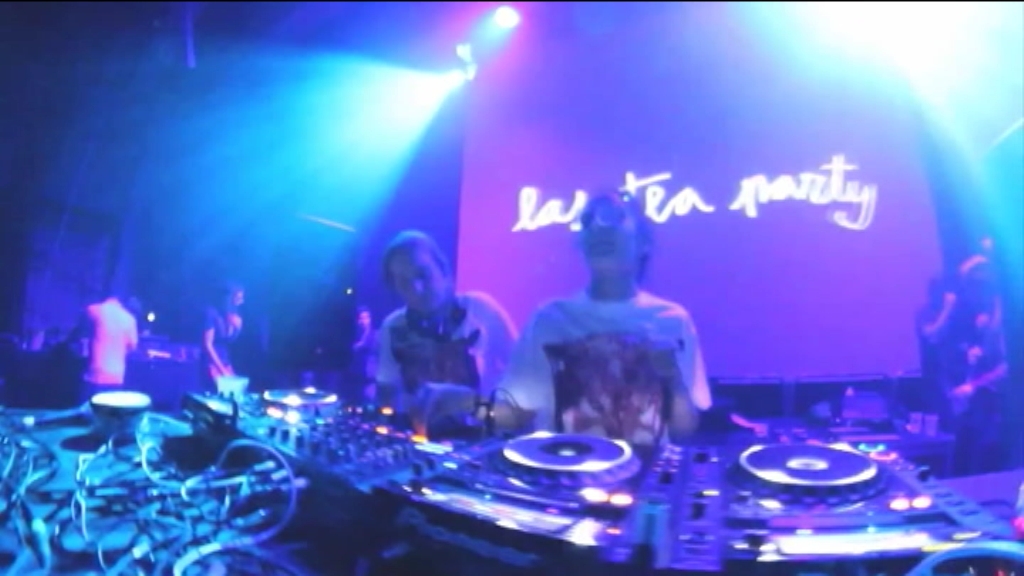 Vídeo: El dúo de DJ Las Tea Party cierran un exitoso verano | ORAIN