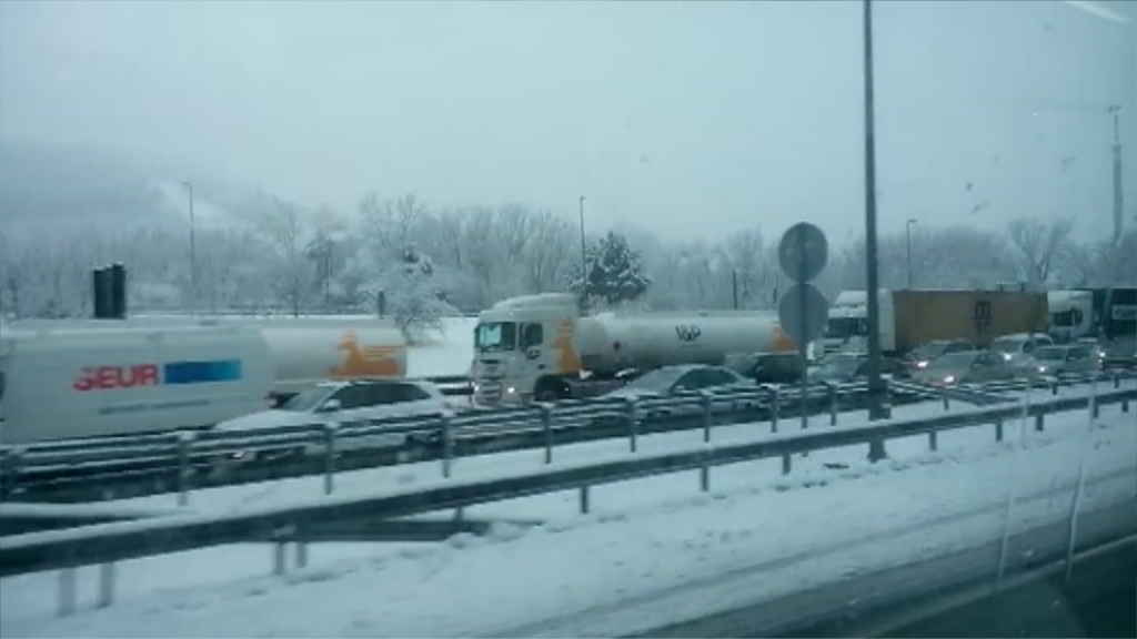 Vídeo: Vuelve la normalidad en la AP-68 entre Bilbao y Altube