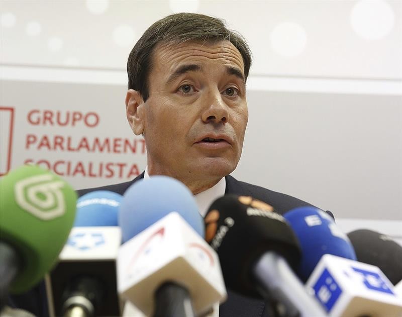 Polémica PSM | Tomás Gómez entrega su acta de diputado por el PSOE