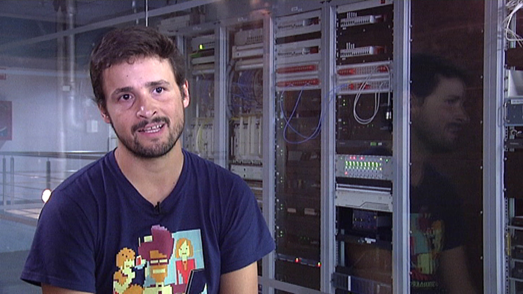 Vídeo: ¿Qué son y cómo trabajan los 'crackers' informáticos? | ORAIN