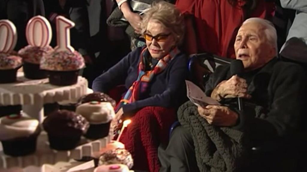 Kirk Douglas cumple 100 años | Cumpleaños del gladiador Espartaco