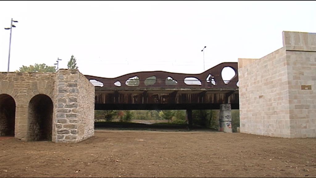Finaliza el acondicionamiento del antiguo puente de Abetxuko | ORAIN