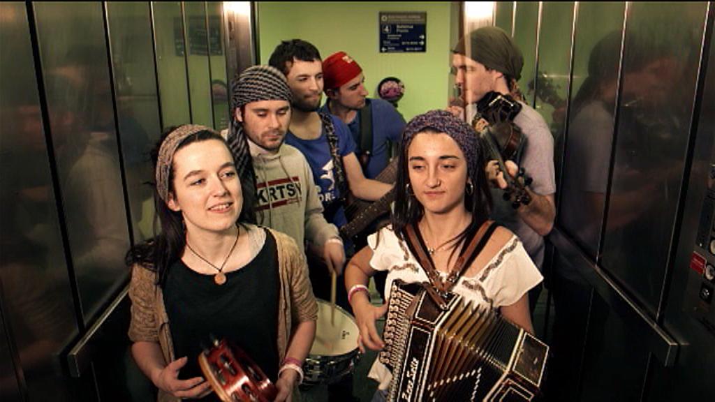 Vídeo: El grupo Huntza graba dos nuevas canciones para los niños con ...