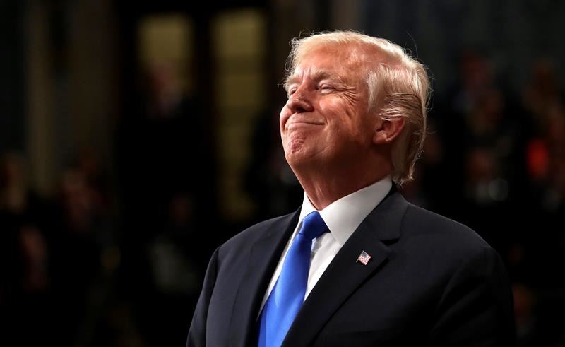 La guerra arancelaria, en vigor: EE. UU. aplica aranceles a medio mundo, del 104 % a China | ORAIN