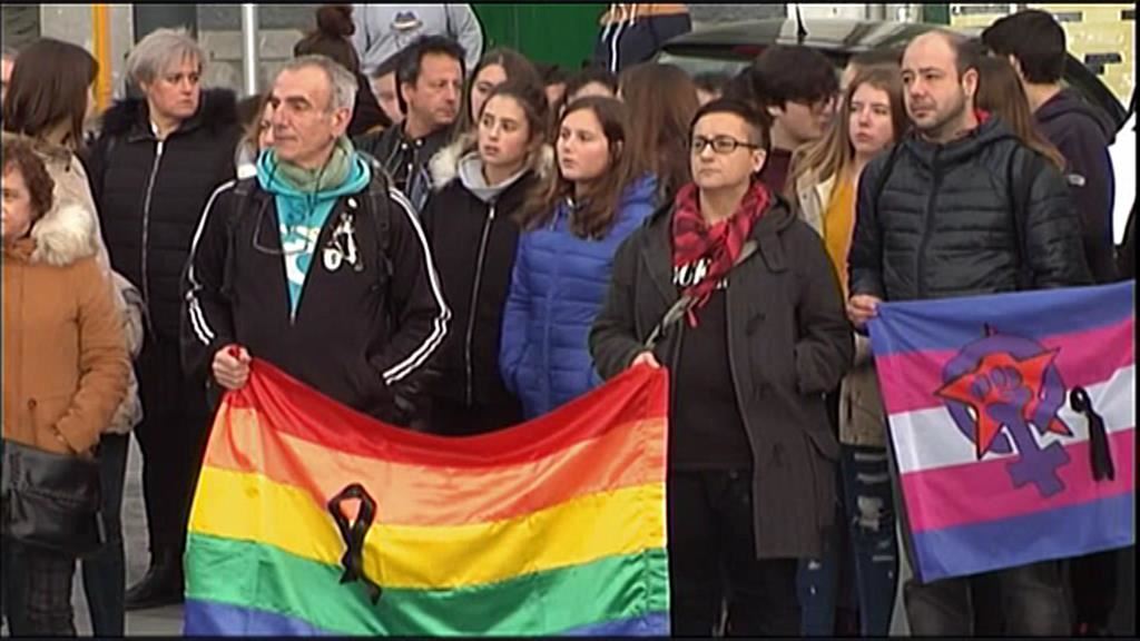 Concentración en recuerdo al joven transexual Ekai en Ondarroa, 17 de ...