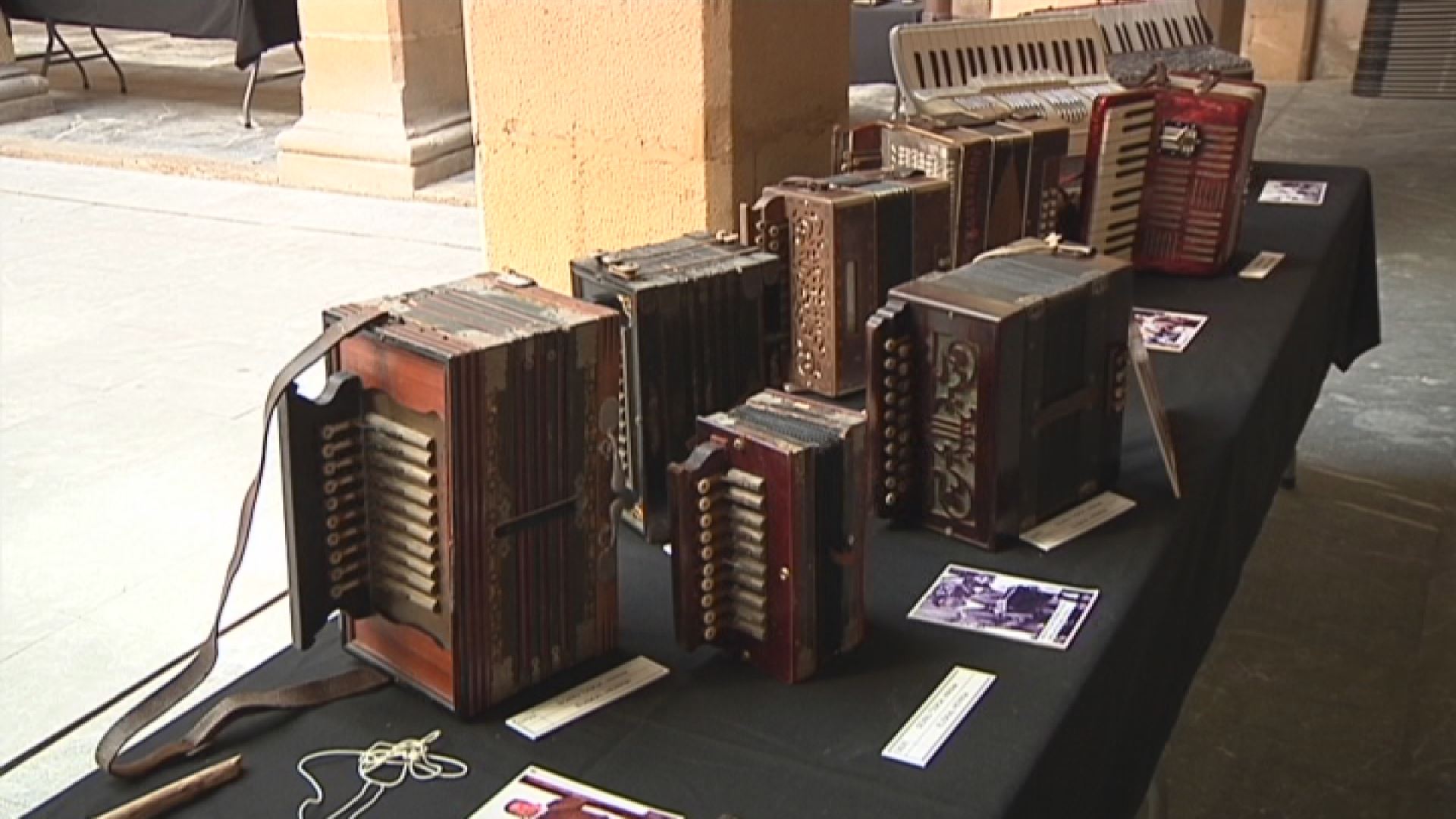 Video: 140 instrumentos musicales tradicionales, en el Museo Vasco de ...