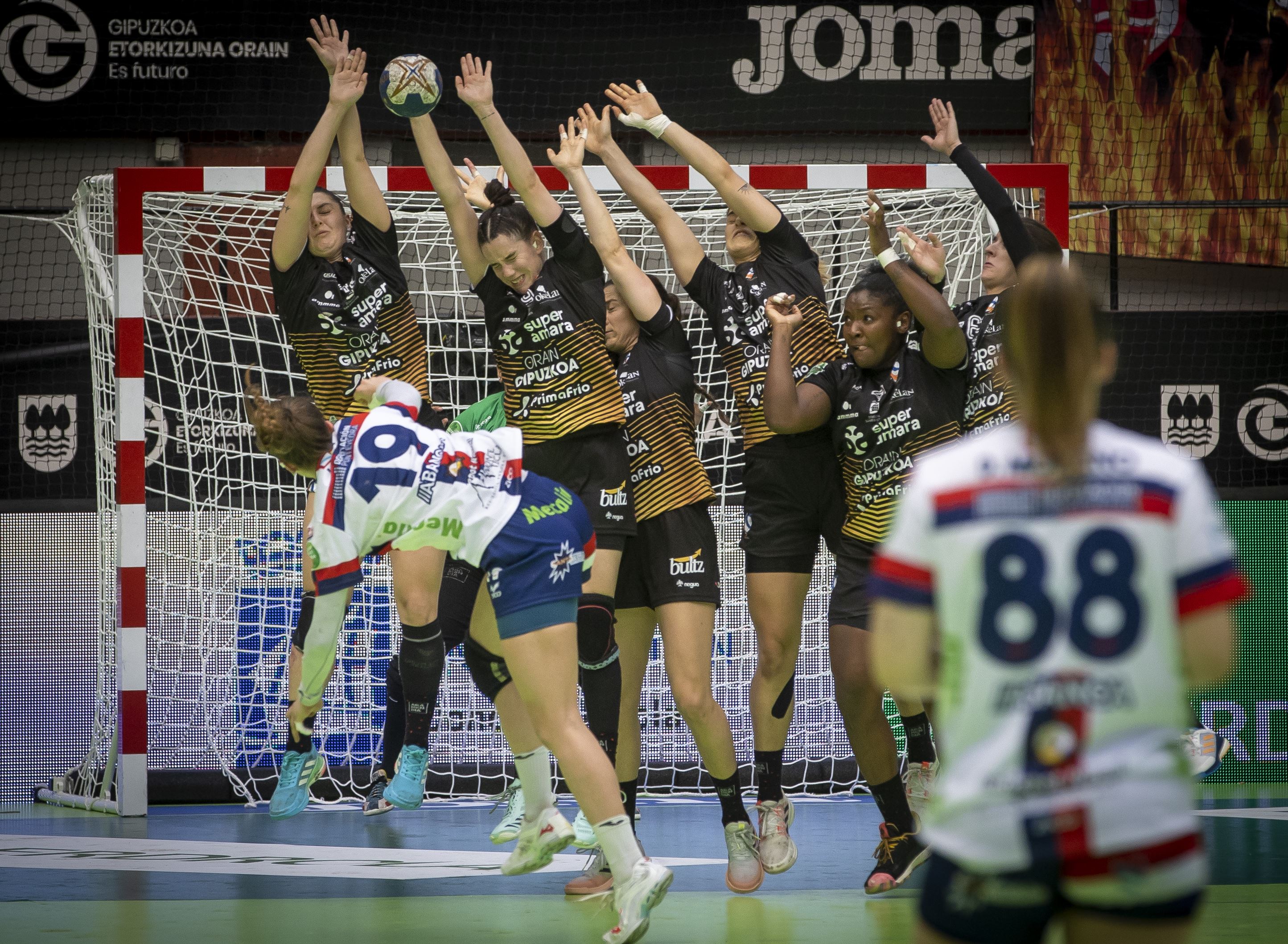 Bera Bera se queda sin final de Copa (20-24) | KIROLAK