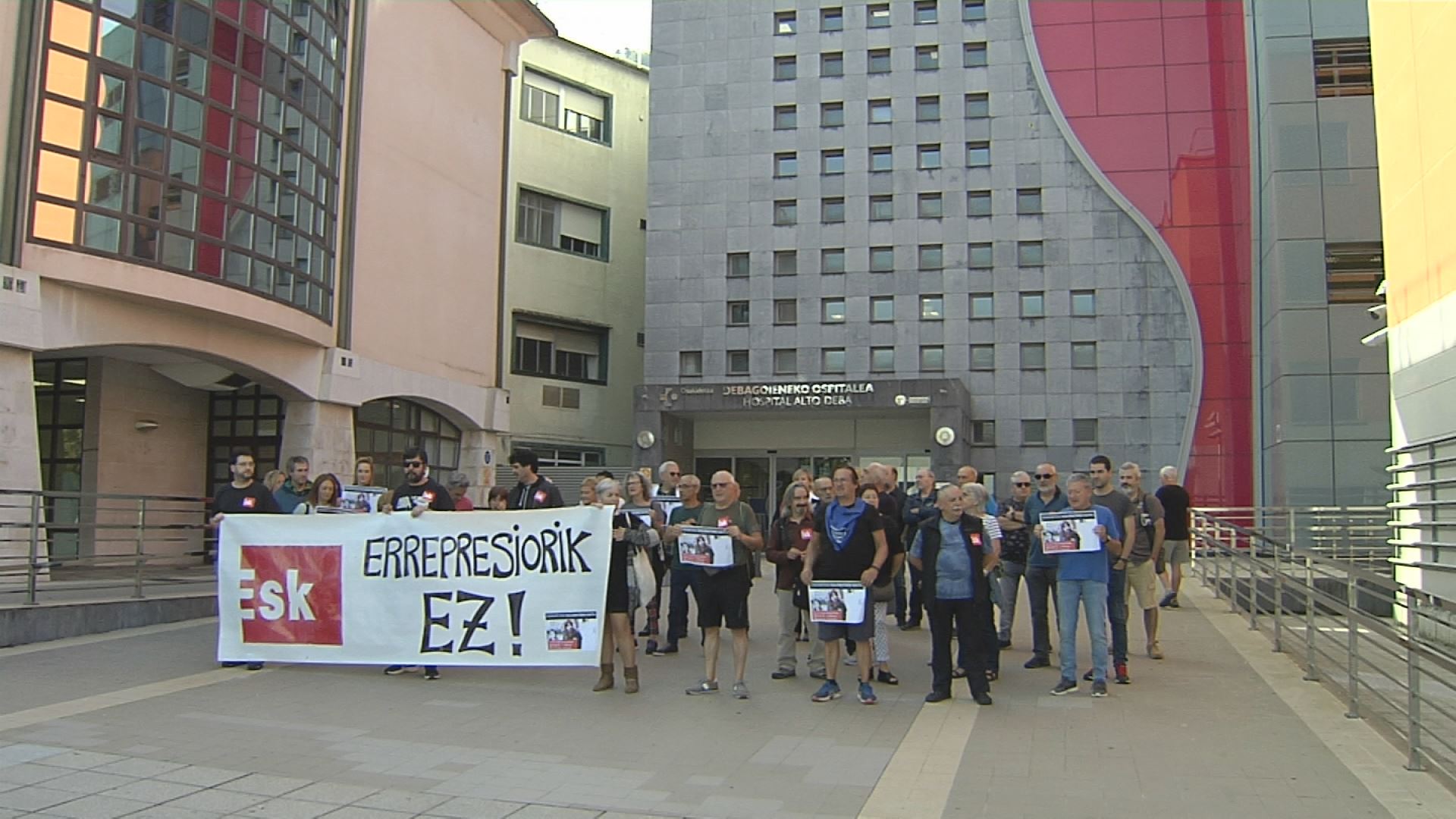 ESK se concentra en el Hospital Alto Deba contra las "prácticas de ...