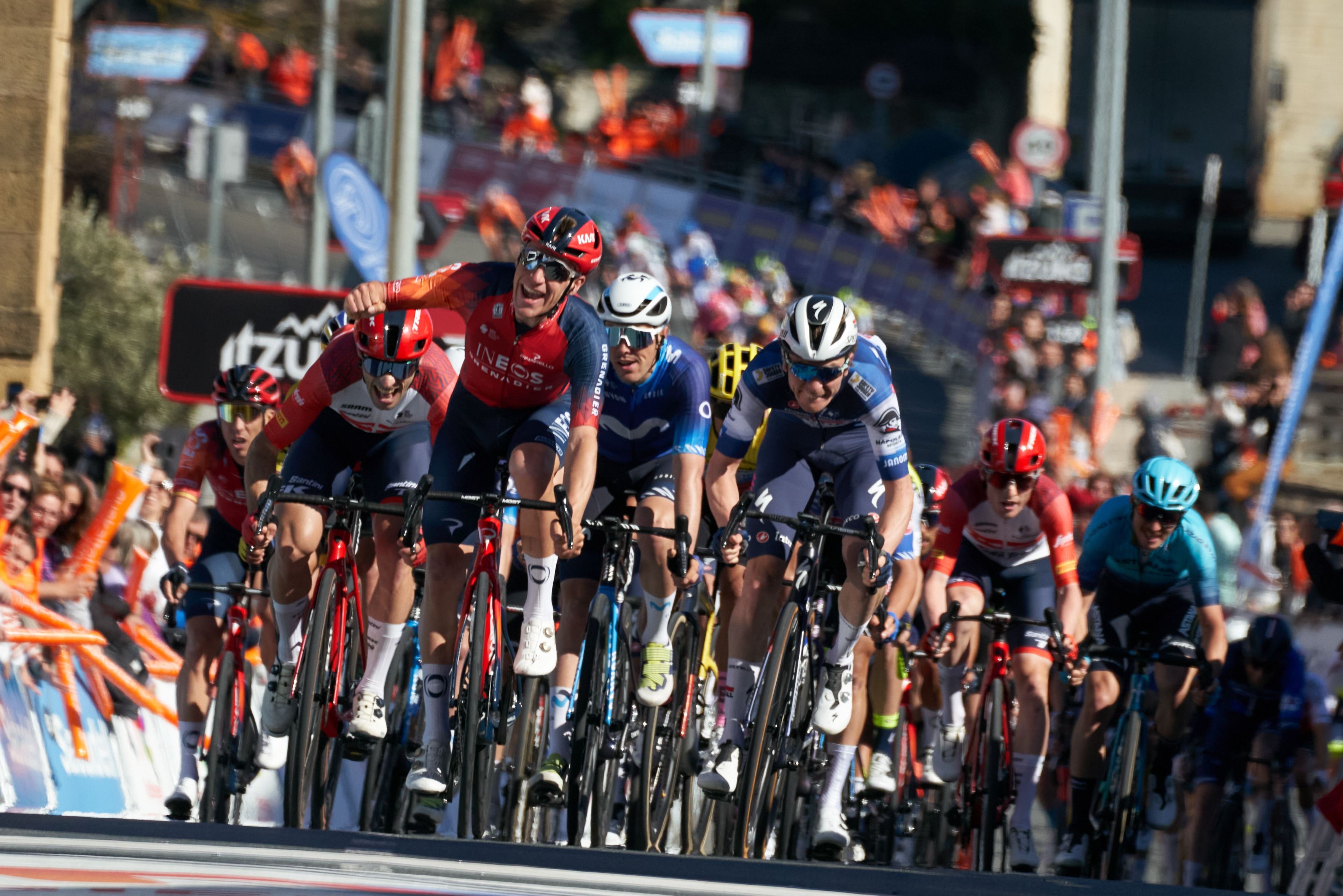 Ethan Hayter gana la primera etapa de la Itzulia y es el primer líder ...