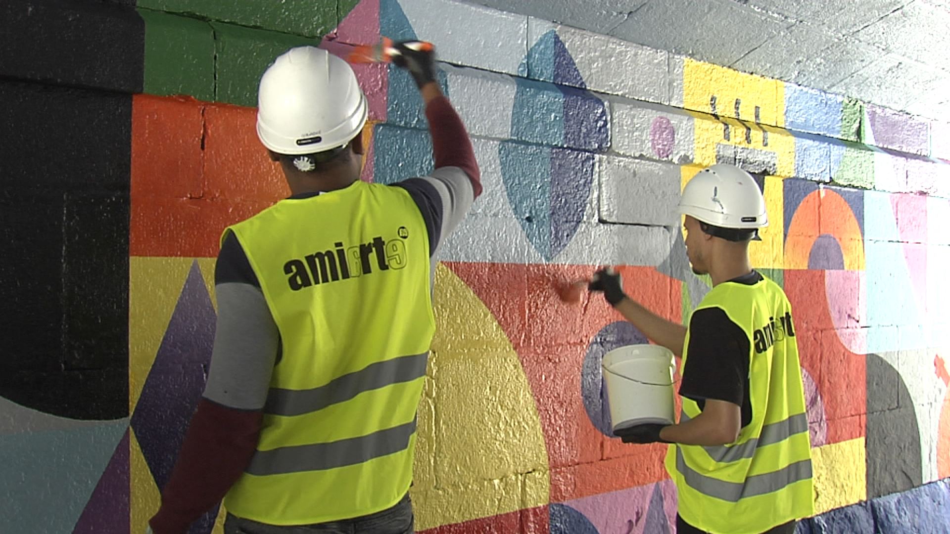 Vídeo: El tunel de Urazurrutia en Bilbao se llena de color gracias al ...