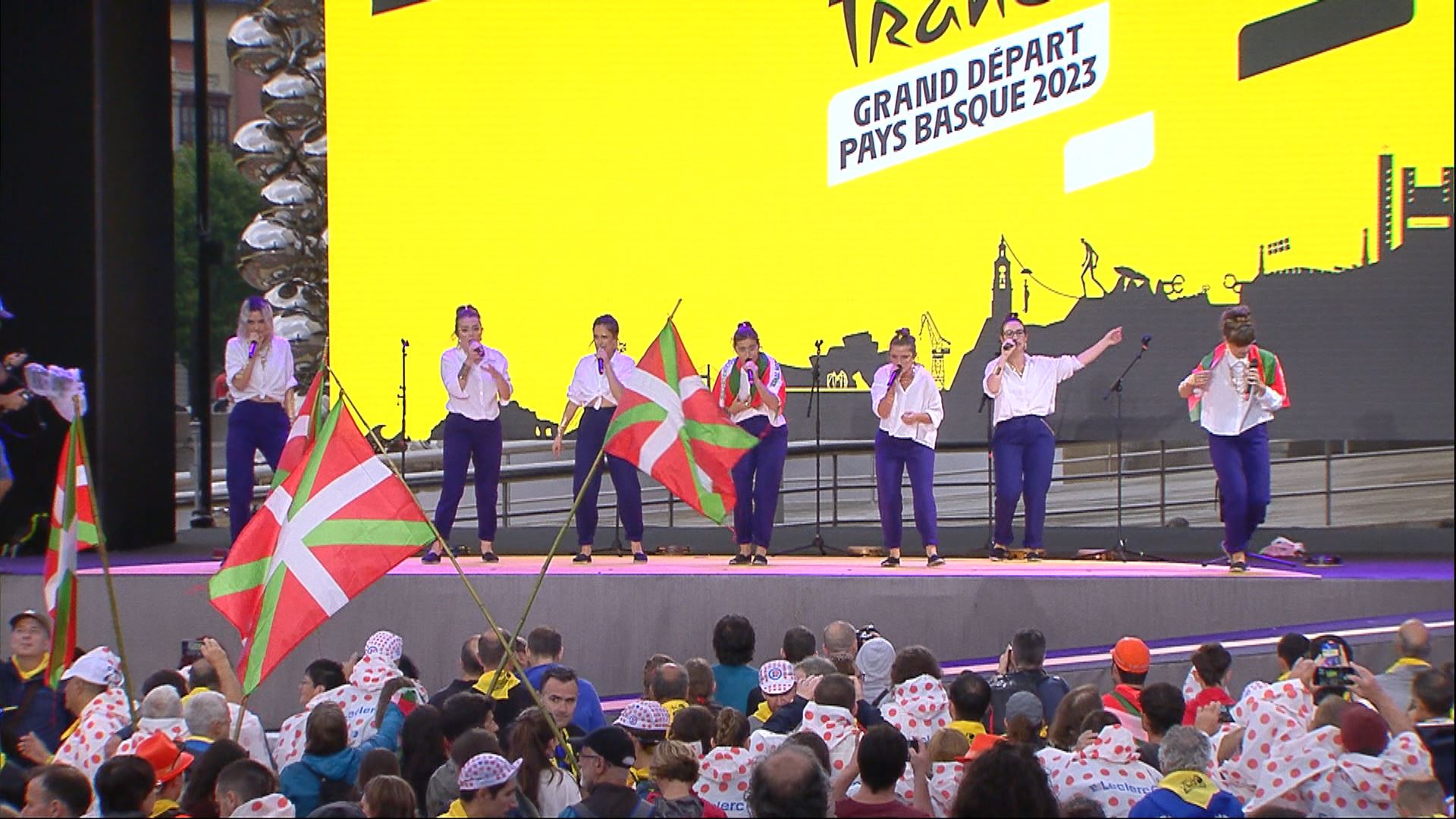 Vídeo: Neomak pone el broche final al acto de presentación de equipos ...