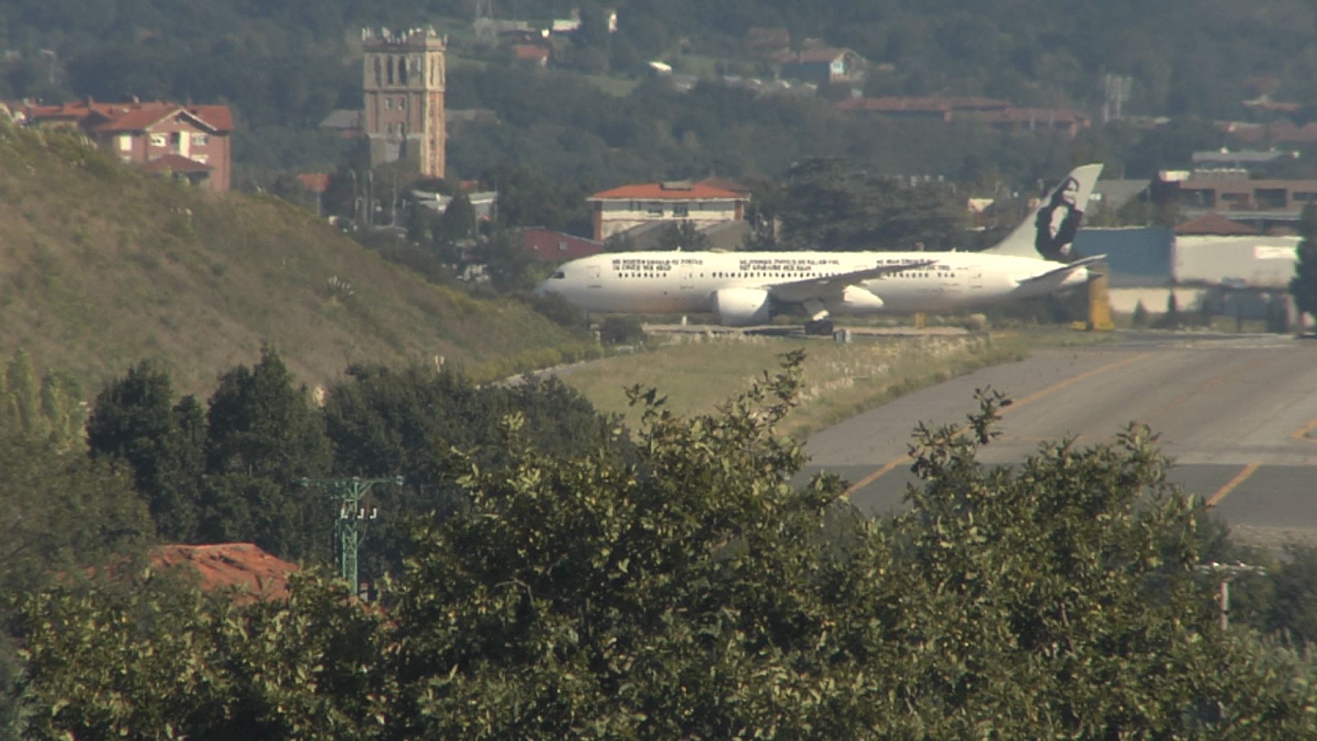 Un Boeing 787-8, joya de la industria aeronáutica, trae a Bilbao a gran ...