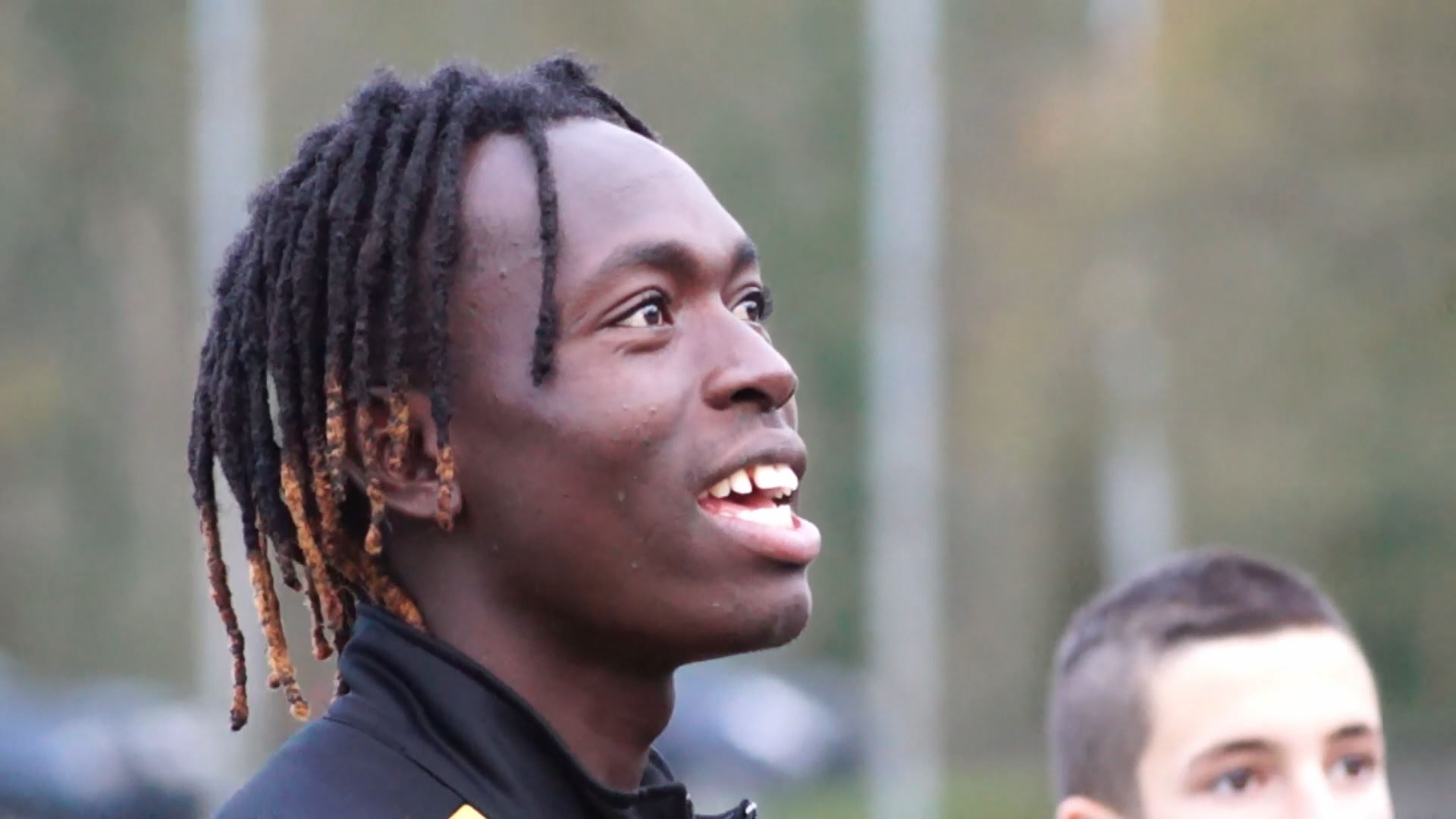 Vídeo: Yaya Kouyate logra echar raíces gracias al equipo de fútbol ...