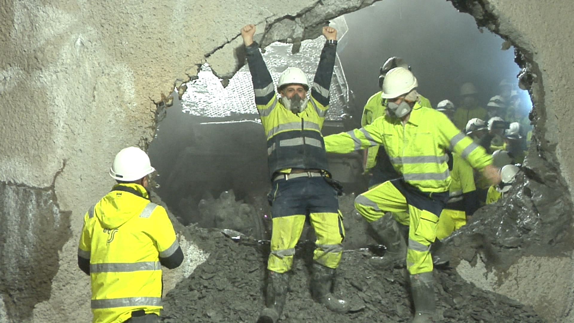 Vídeo: Las obras del metro de San Sebastiá logran un ''hito'' al ...