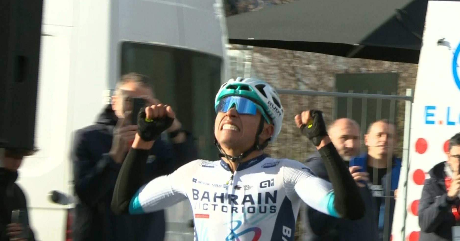 Santiago Buitrago gana en Mont Brouilly, en la París-Niza, y Luke Plapp ...