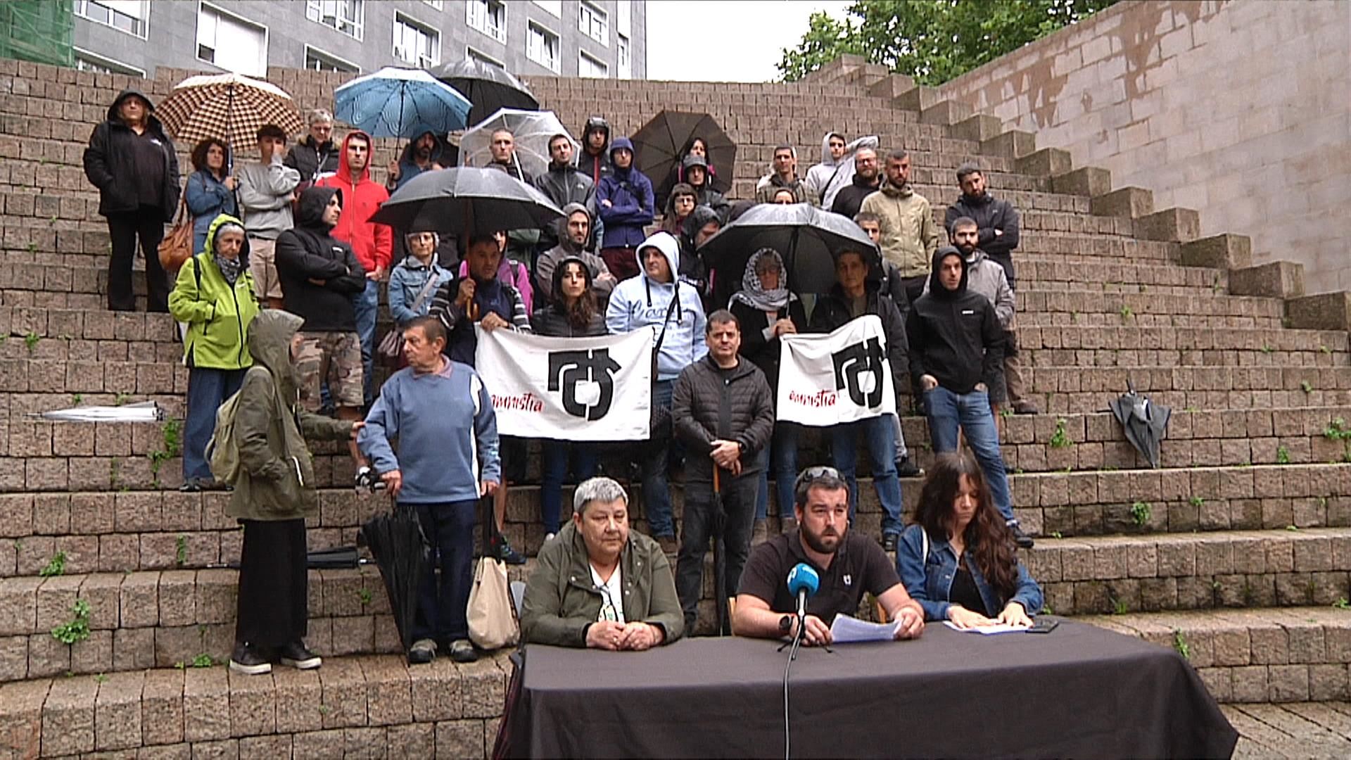 Vídeo: Familiares de presos de ETA denuncian que niegan visitas a quienes no comparten "la línea ...