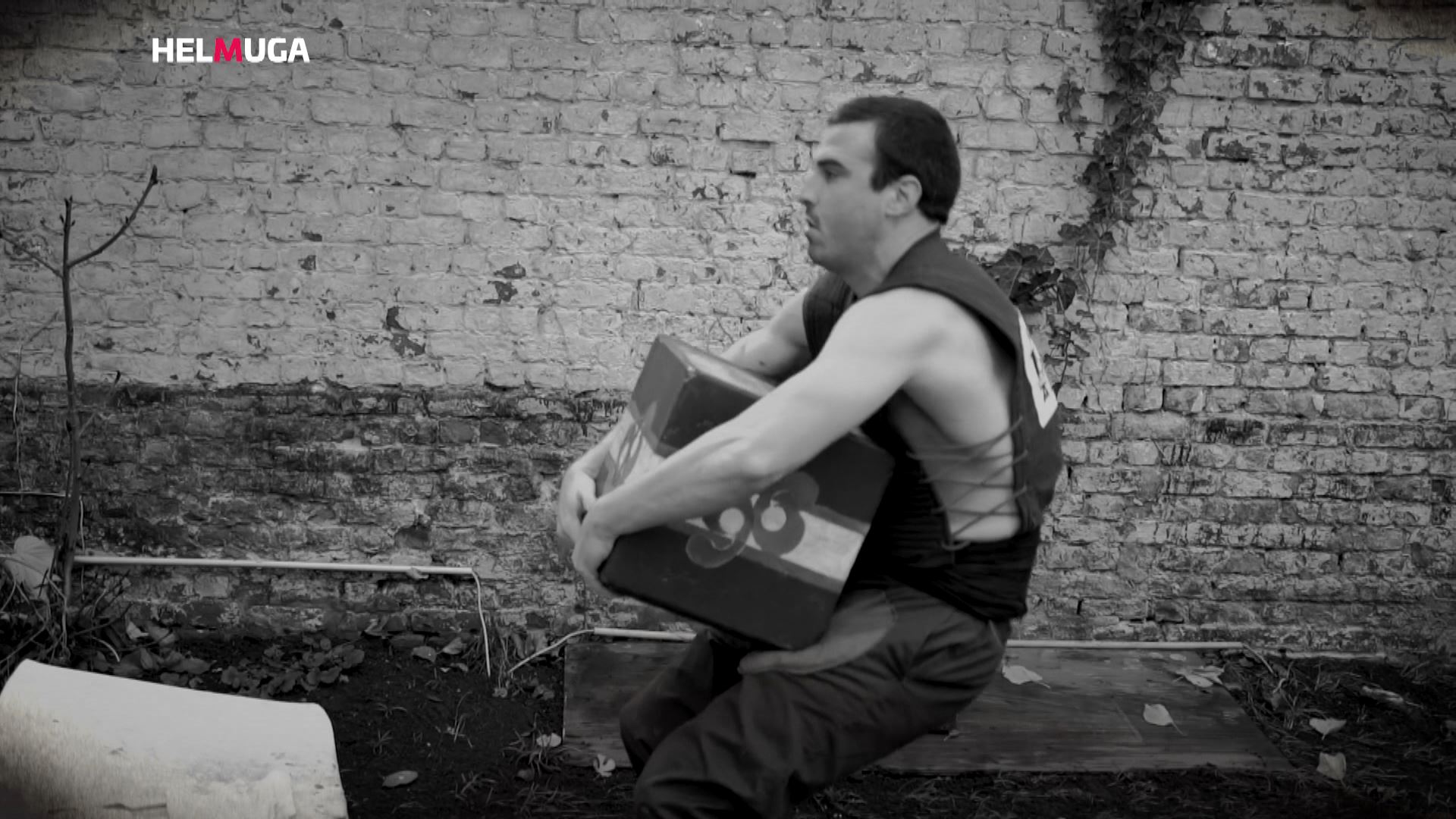 Alex Merlo, errugbian jokatzetik eta Europako Parlamentuan lan egitetik, harri-jasotzaile ...