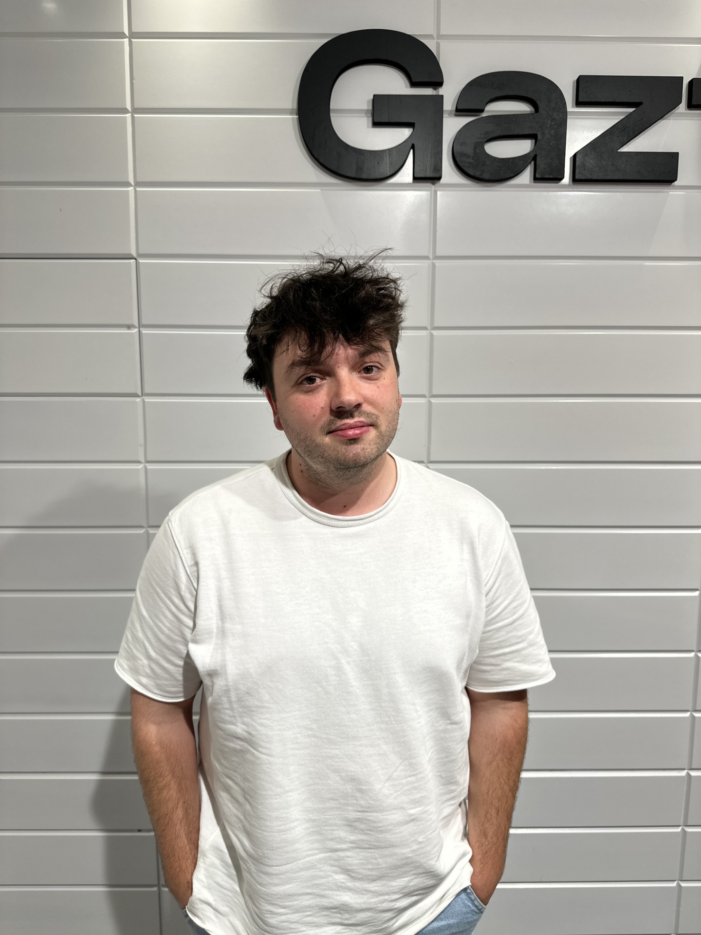 Janus Lester Disko lasai eta kantagarriagoa izango da Lore