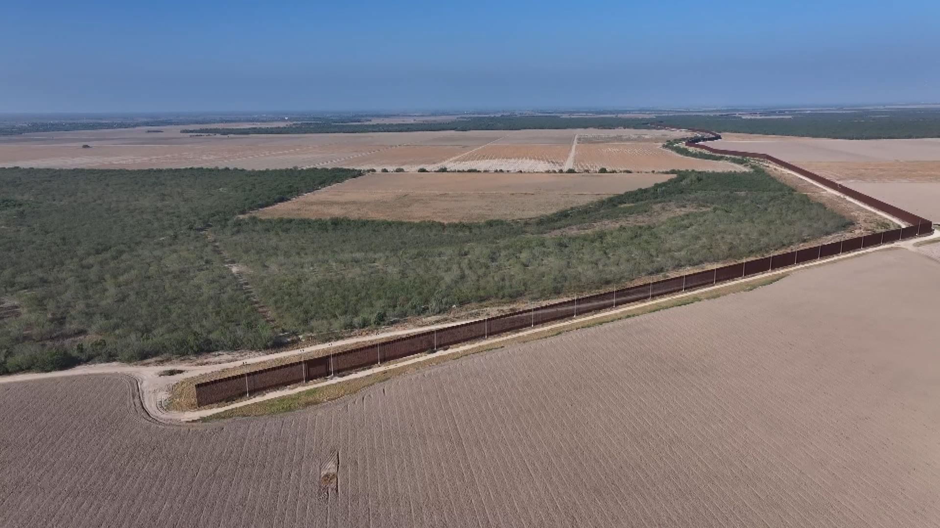 Vídeo: Texas comienza la construcción de un muro fronterizo con México ...