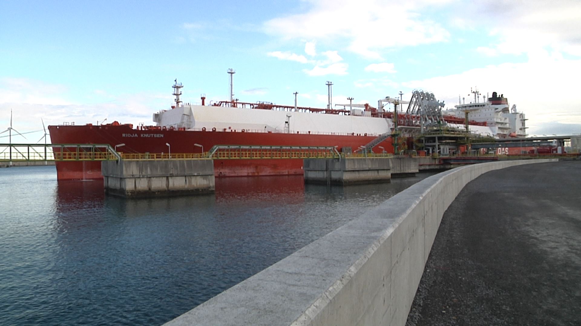 Vídeo: El Puerto de Bilbao recibe al barco metanero número 1000 | ORAIN