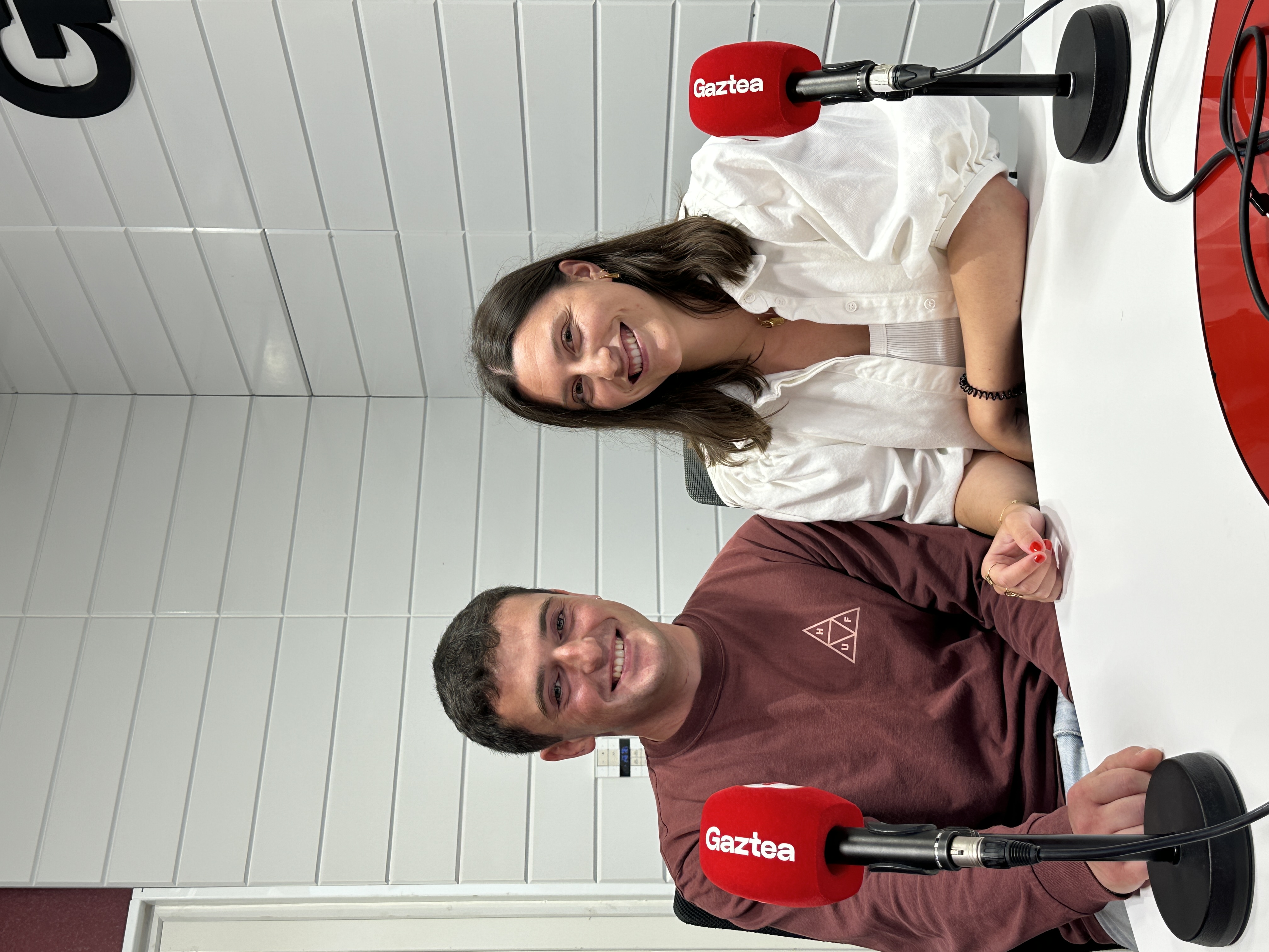 Markel eta Amaia Gajate musikari hasiberriak ezagutzen, "00:00 Ilargi ...