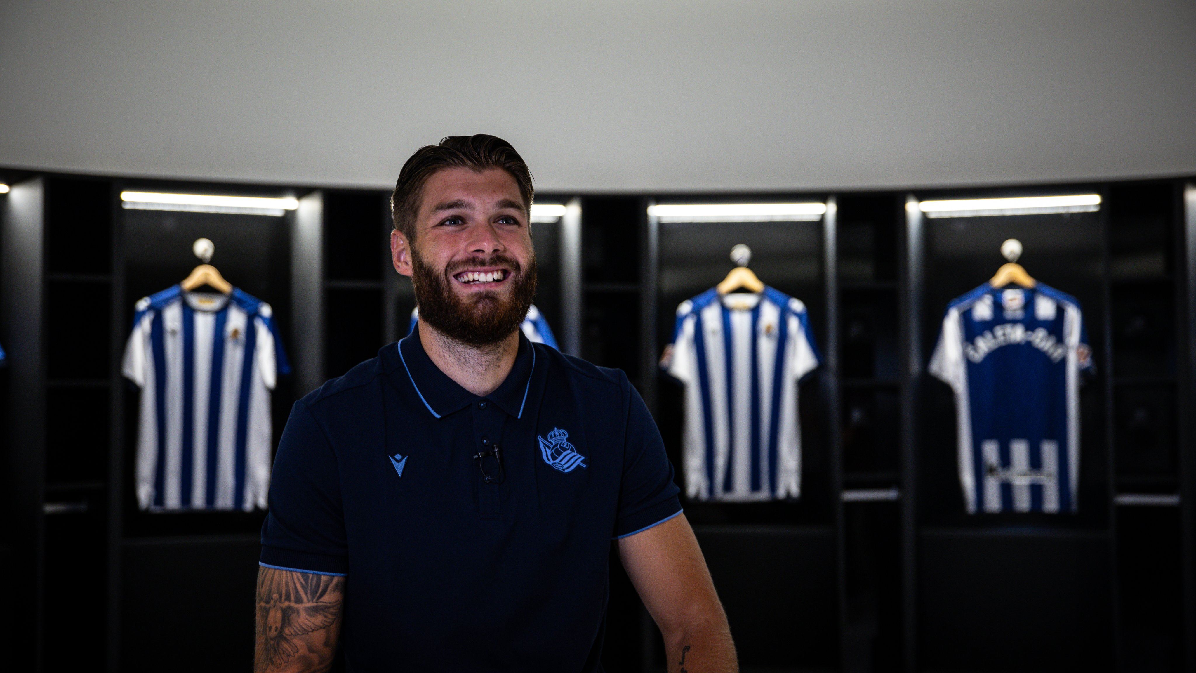 La Real Sociedad anuncia el fichaje del defensa internacional croata ...