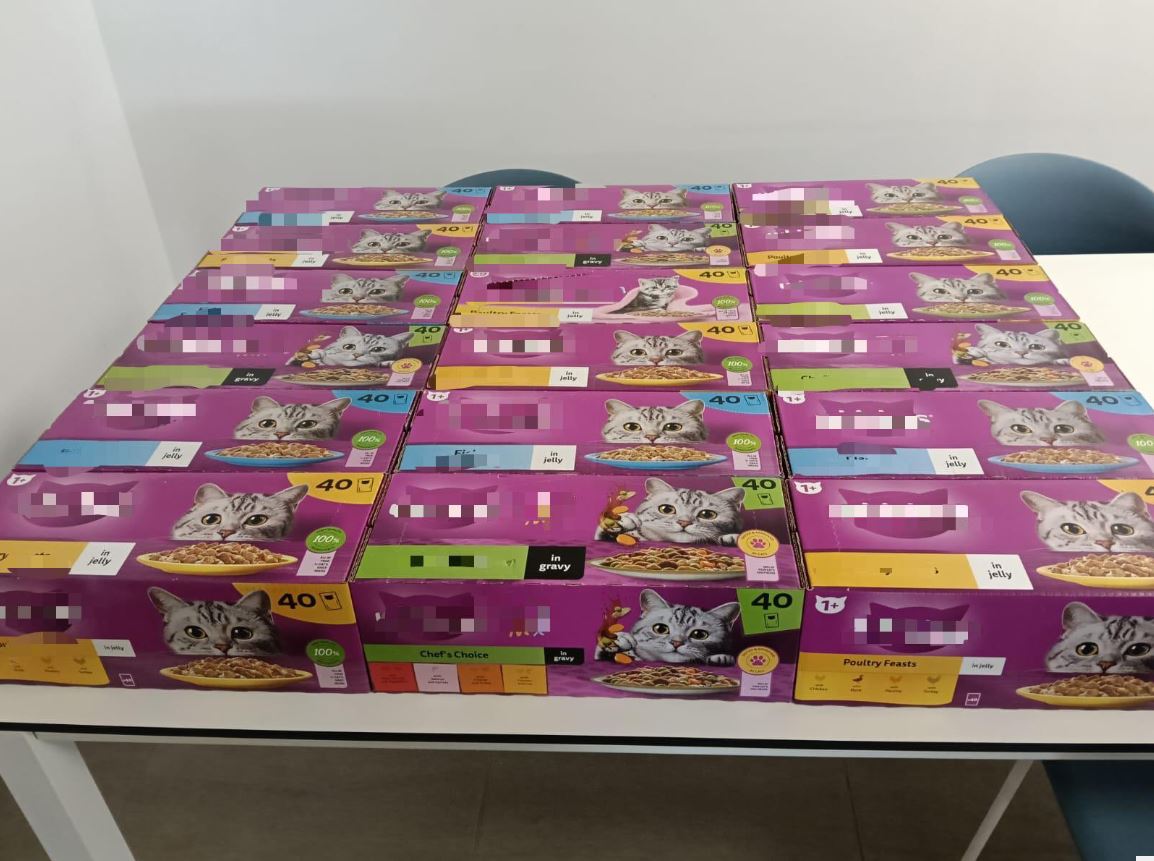 Intervienen 61 kilos de comida para gatos en una furgoneta que llega al ...