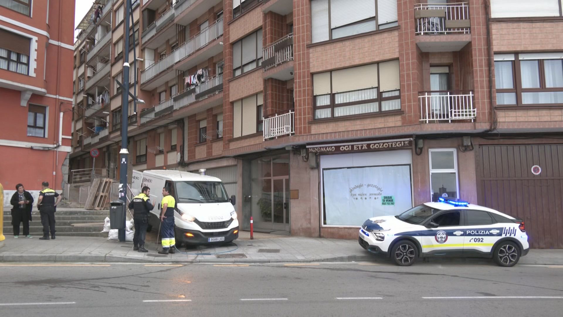 Fallece un niño de cinco años al precipitarse desde una vivienda en ...