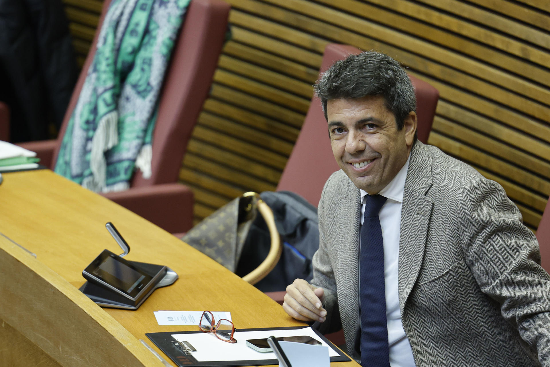 Los whatsapps de Mazón a Feijóo el día de la Dana: "Un puto desastre va ...