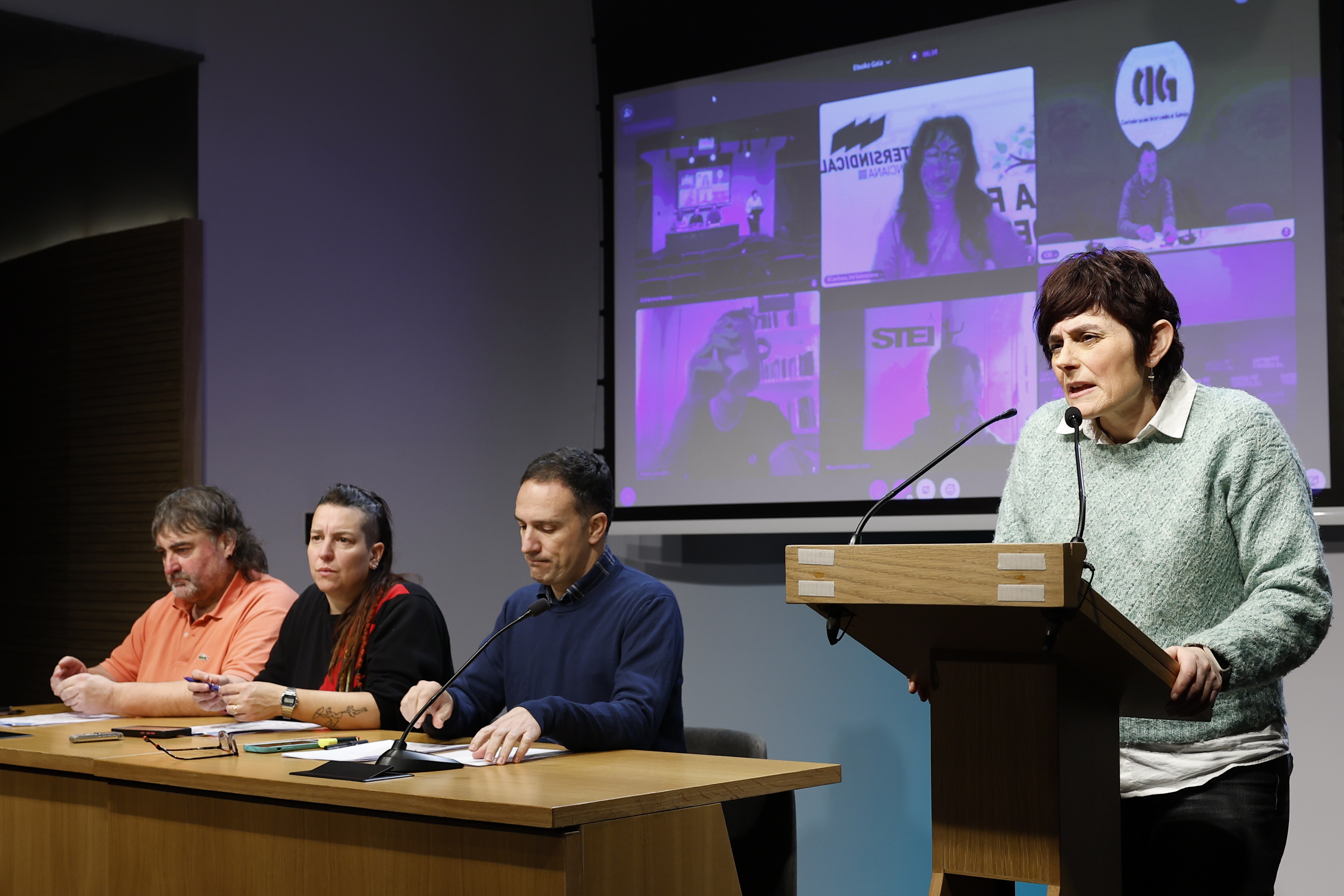 Euskadiko, Kataluniako eta Galiziako sindikatu abertzaleek bat egin ...