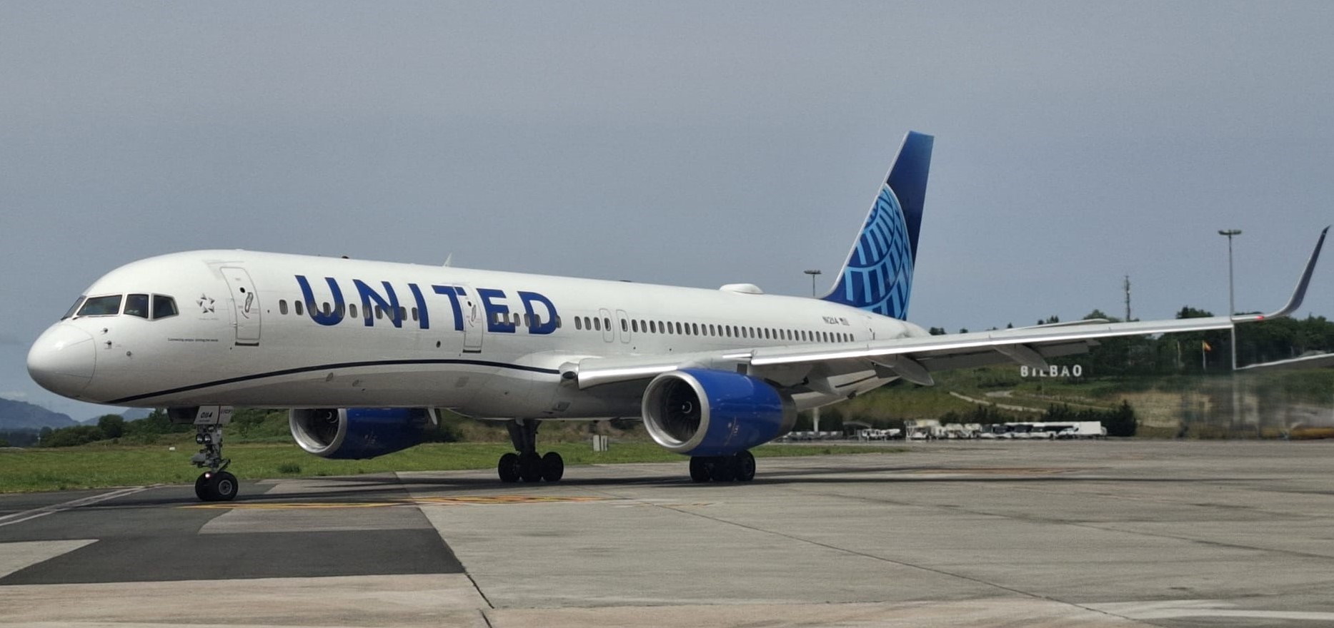 United Airlinesek Bilbo eta New York arteko hegaldi zuzenei ekingo die ...