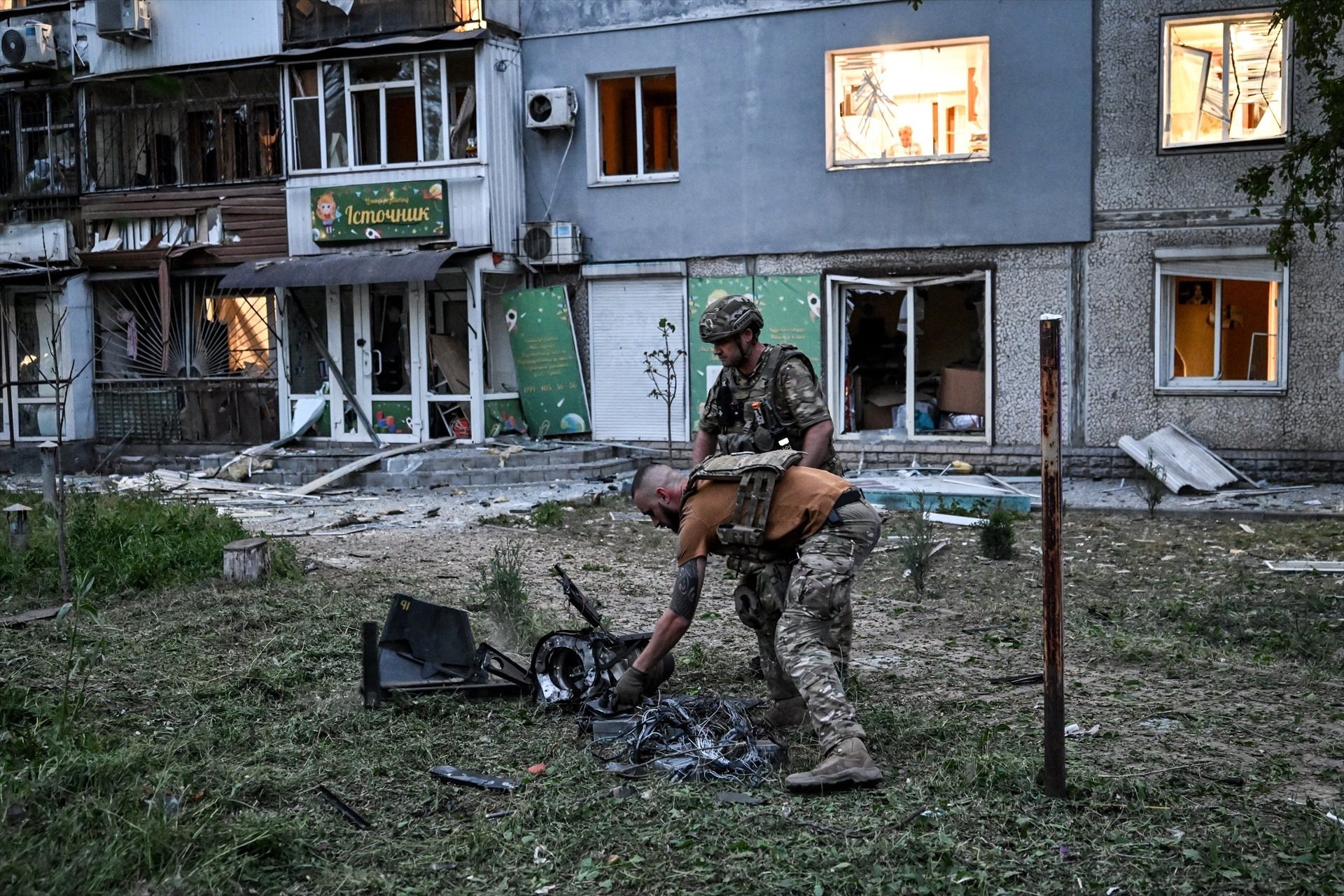 Errusiak hamabi pertsona hil ditu Donetsken eta Jersonen, eta 272 drone ...